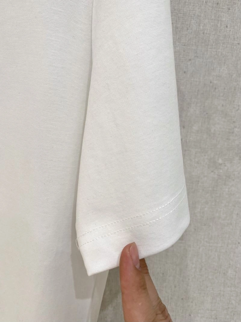 Bargain Chanel T-Shirts