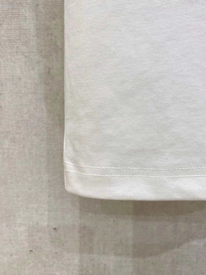 Bargain Chanel T-Shirts