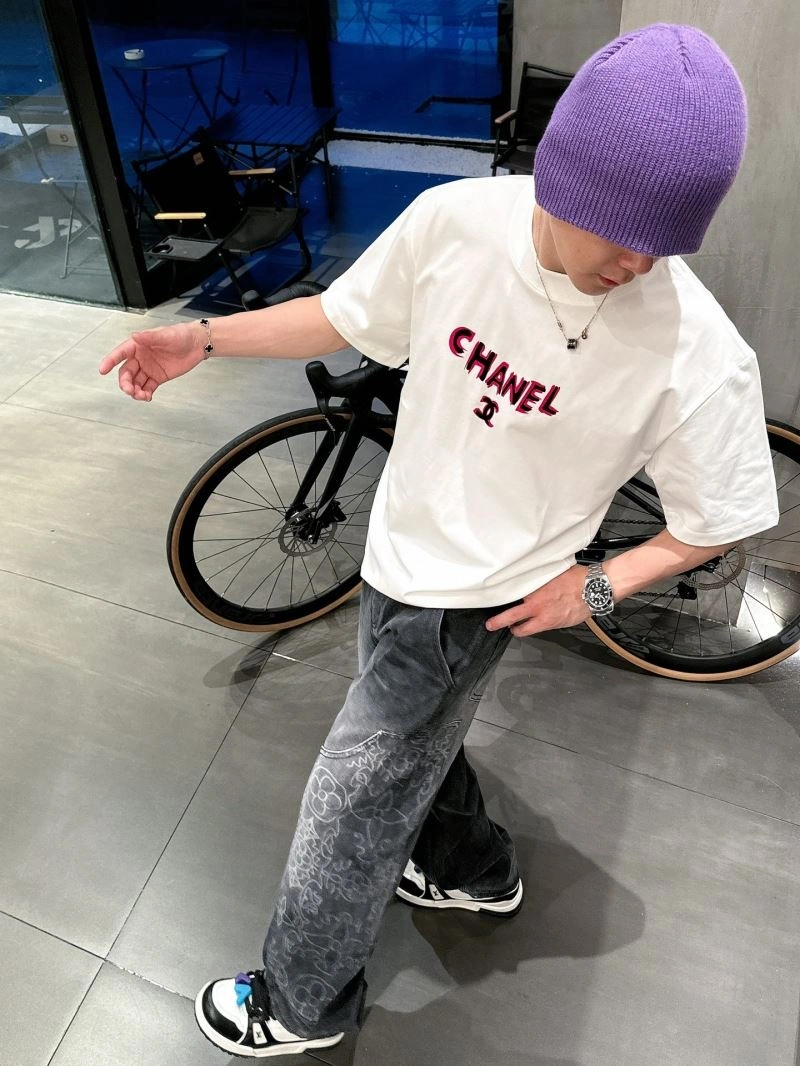 Bargain Chanel T-Shirts
