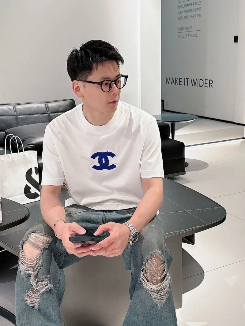 Low-cost Chanel T-Shirts