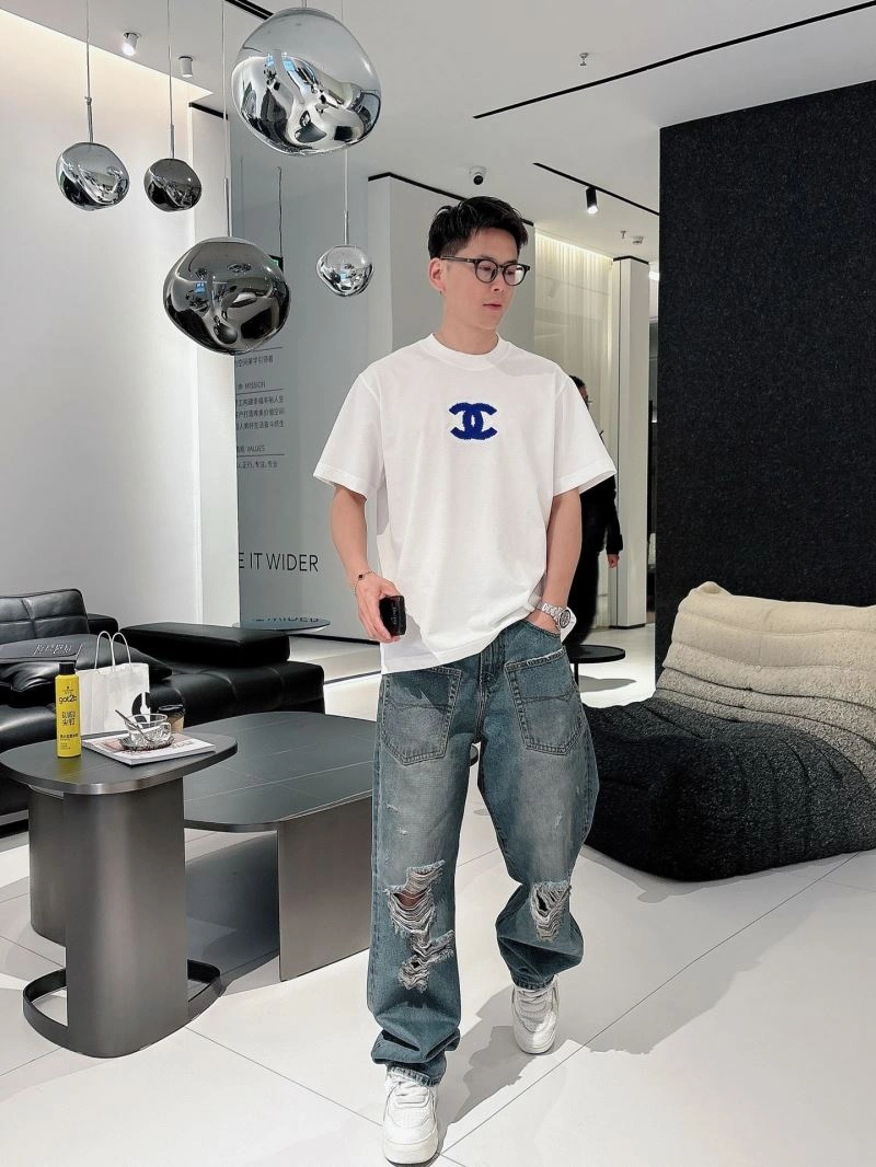 Low-cost Chanel T-Shirts