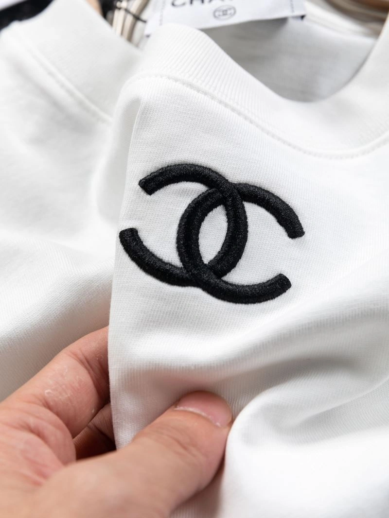 Exact replica Chanel T-Shirts