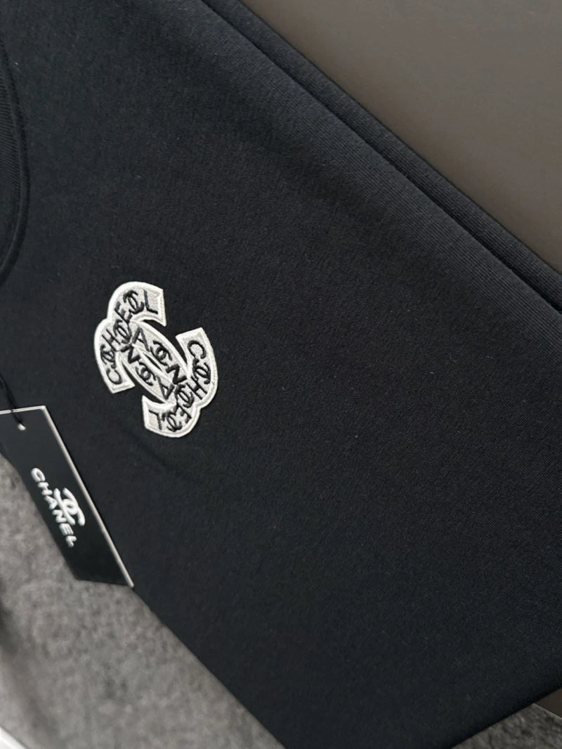 Bargain Chanel T-Shirts