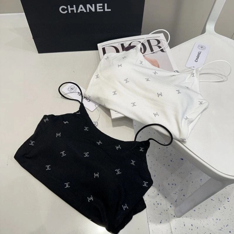 Accurate model Chanel Vest