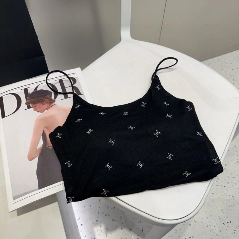 Accurate model Chanel Vest