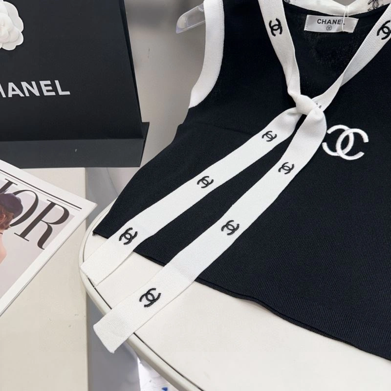 Accurate model Chanel Vest