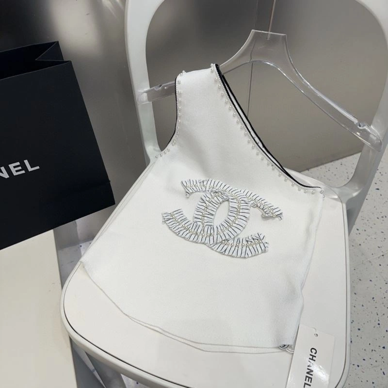 Accurate model Chanel Vest