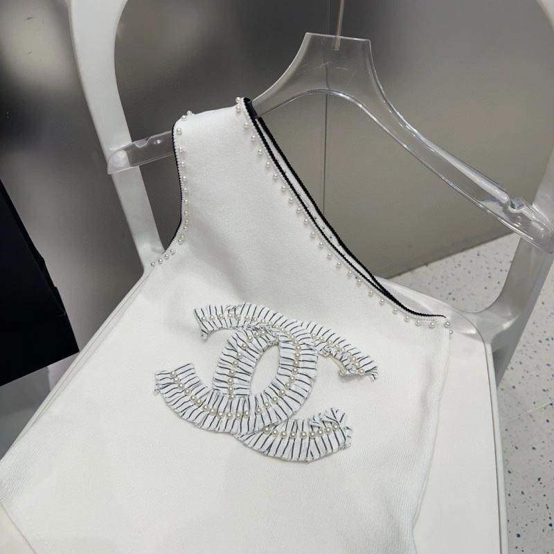 Accurate model Chanel Vest