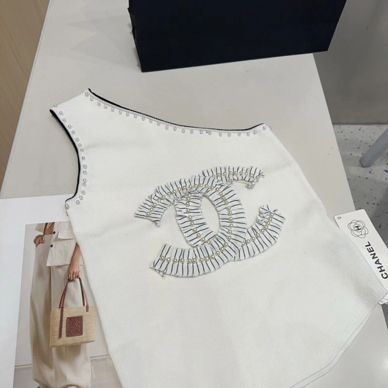 Accurate model Chanel Vest