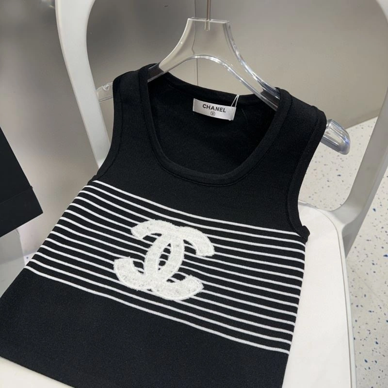 Accurate model Chanel Vest