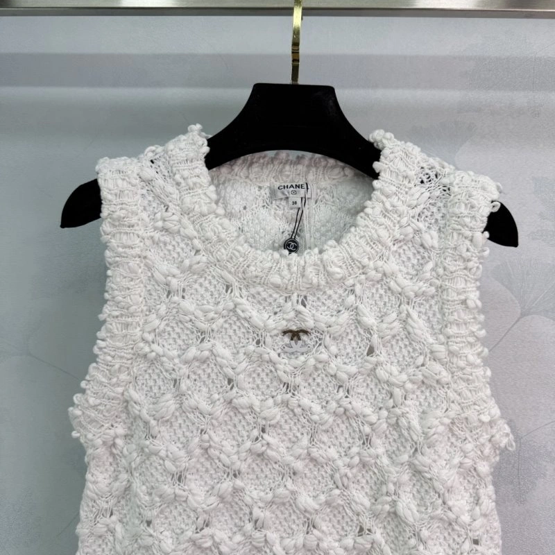 Accurate model Chanel Vest