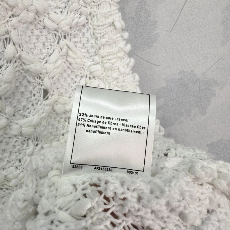 Accurate model Chanel Vest