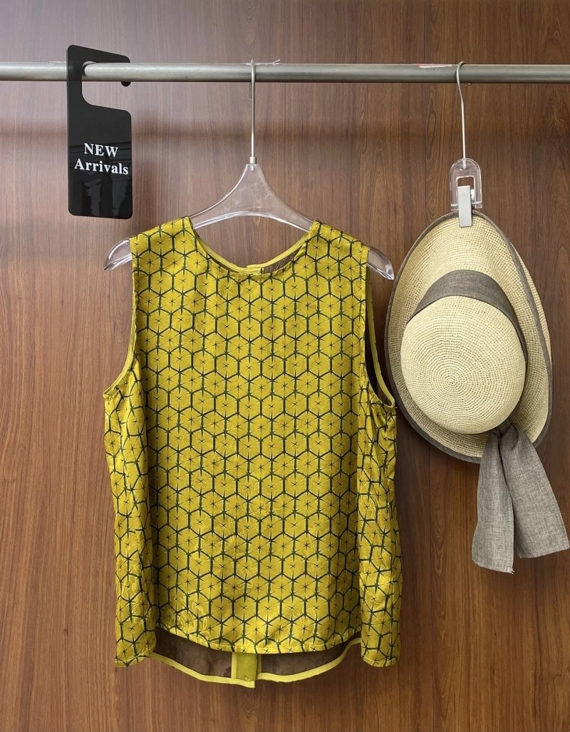 Precise copy Chanel Vest