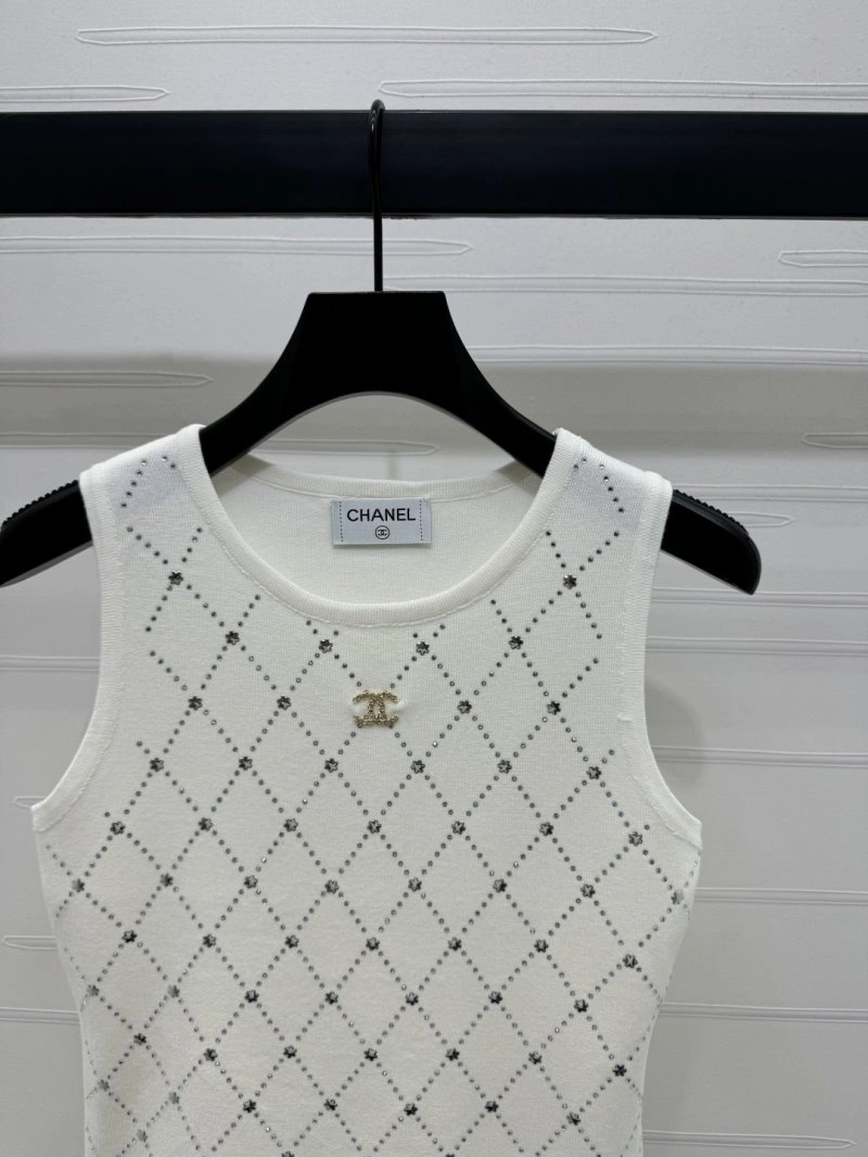 Low-cost Chanel Vest