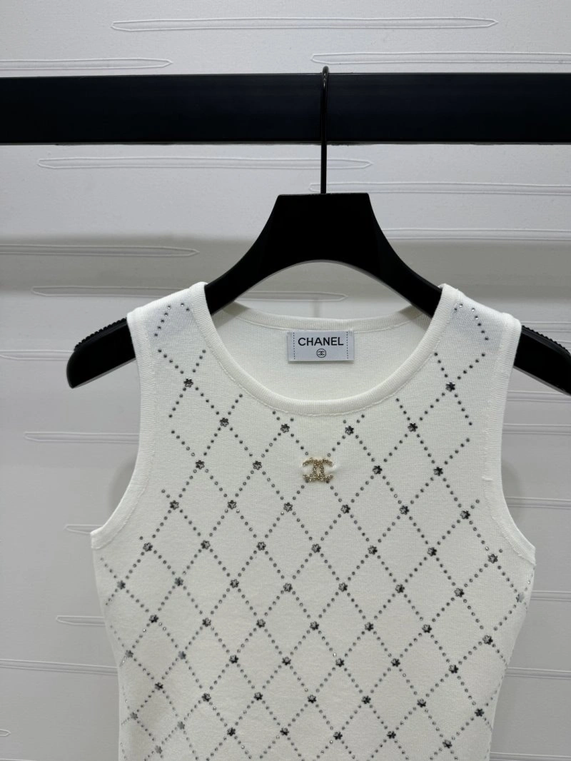 Low-cost Chanel Vest