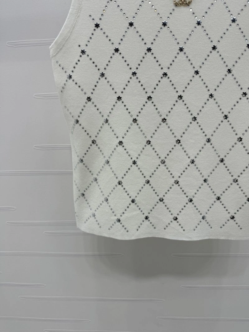 Low-cost Chanel Vest