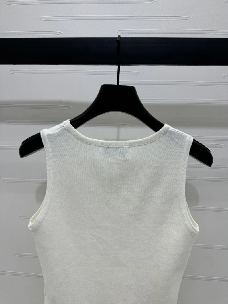 Low-cost Chanel Vest