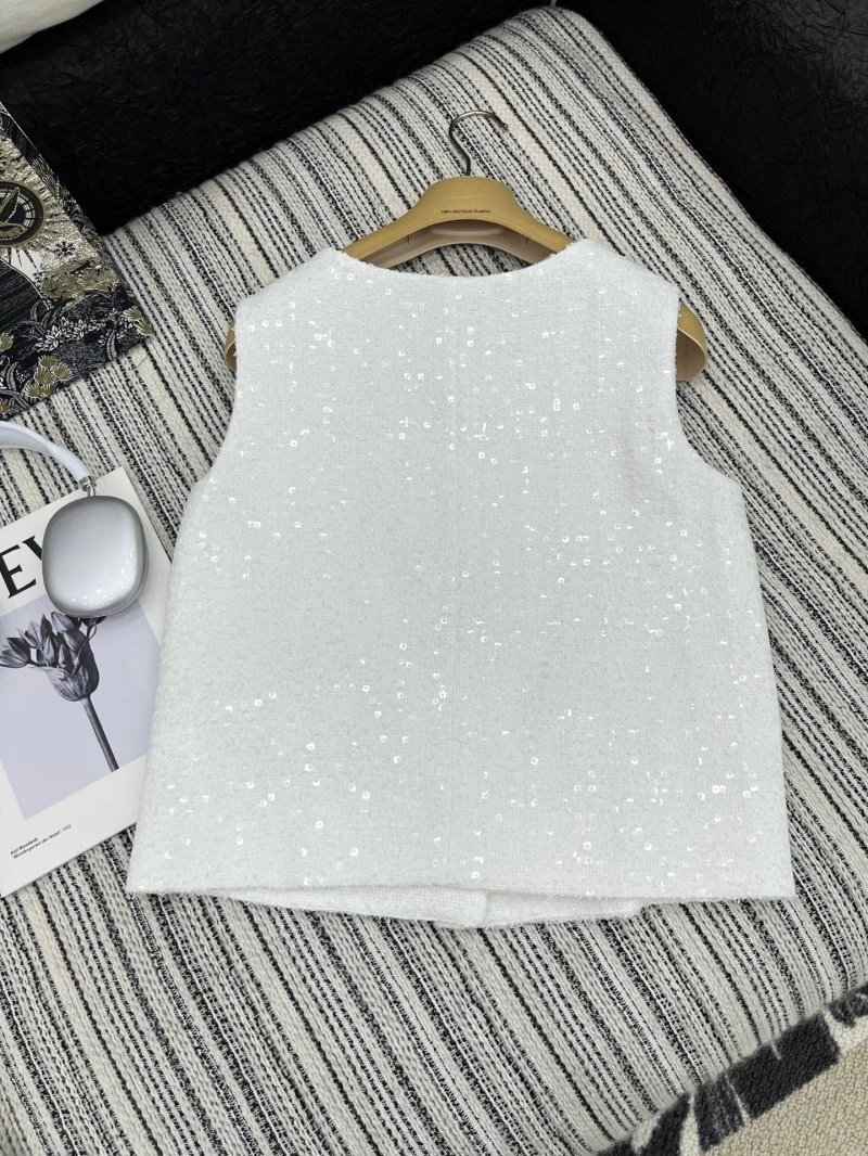 Low-cost Chanel Vest