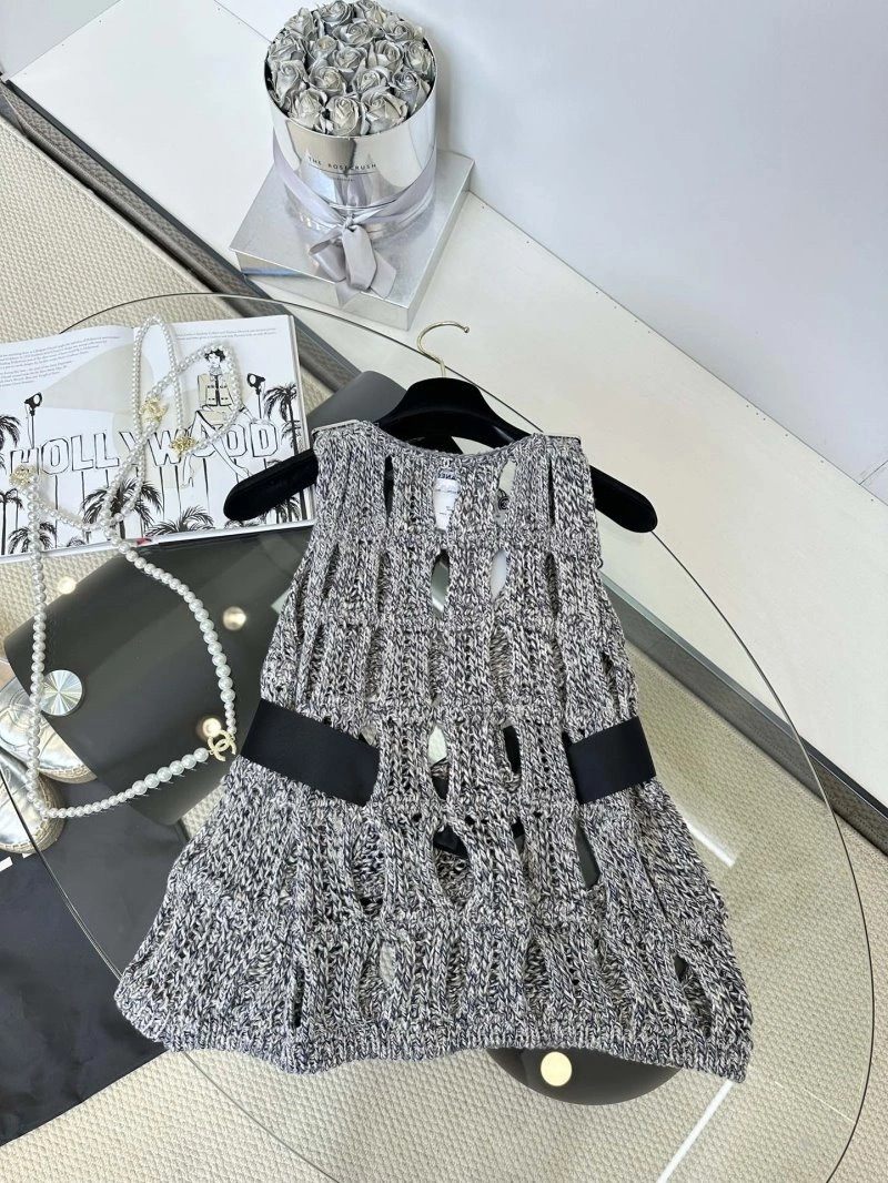 Precise copy Chanel Vest