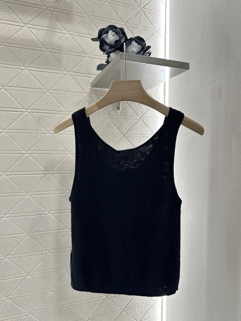 Low-cost Chanel Vest