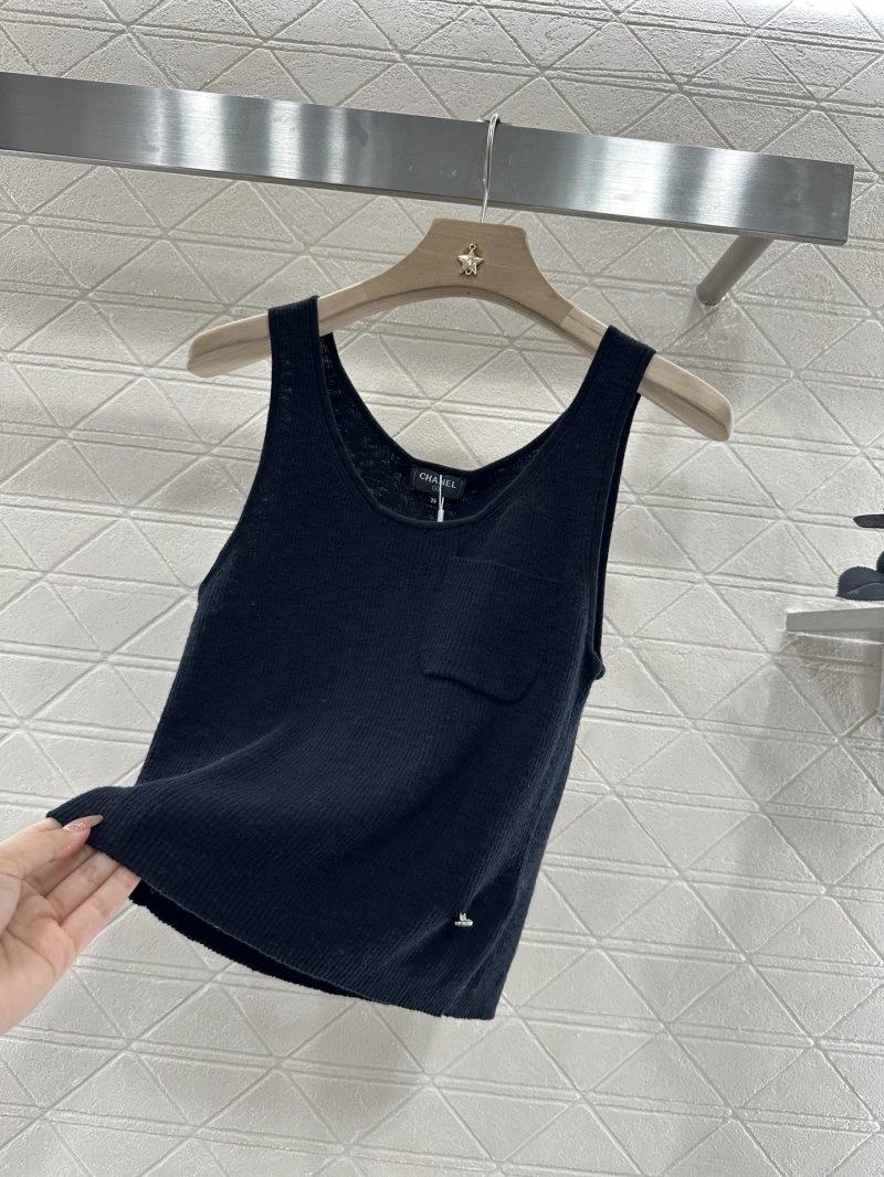 Low-cost Chanel Vest