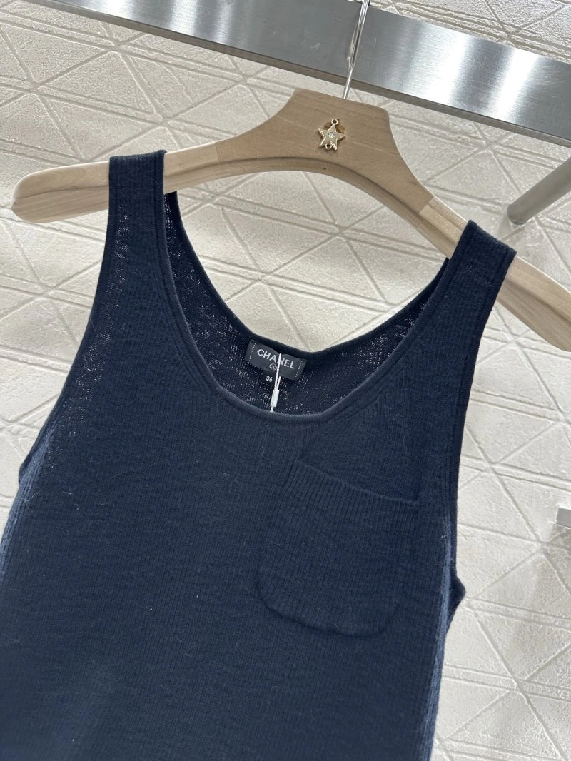 Low-cost Chanel Vest