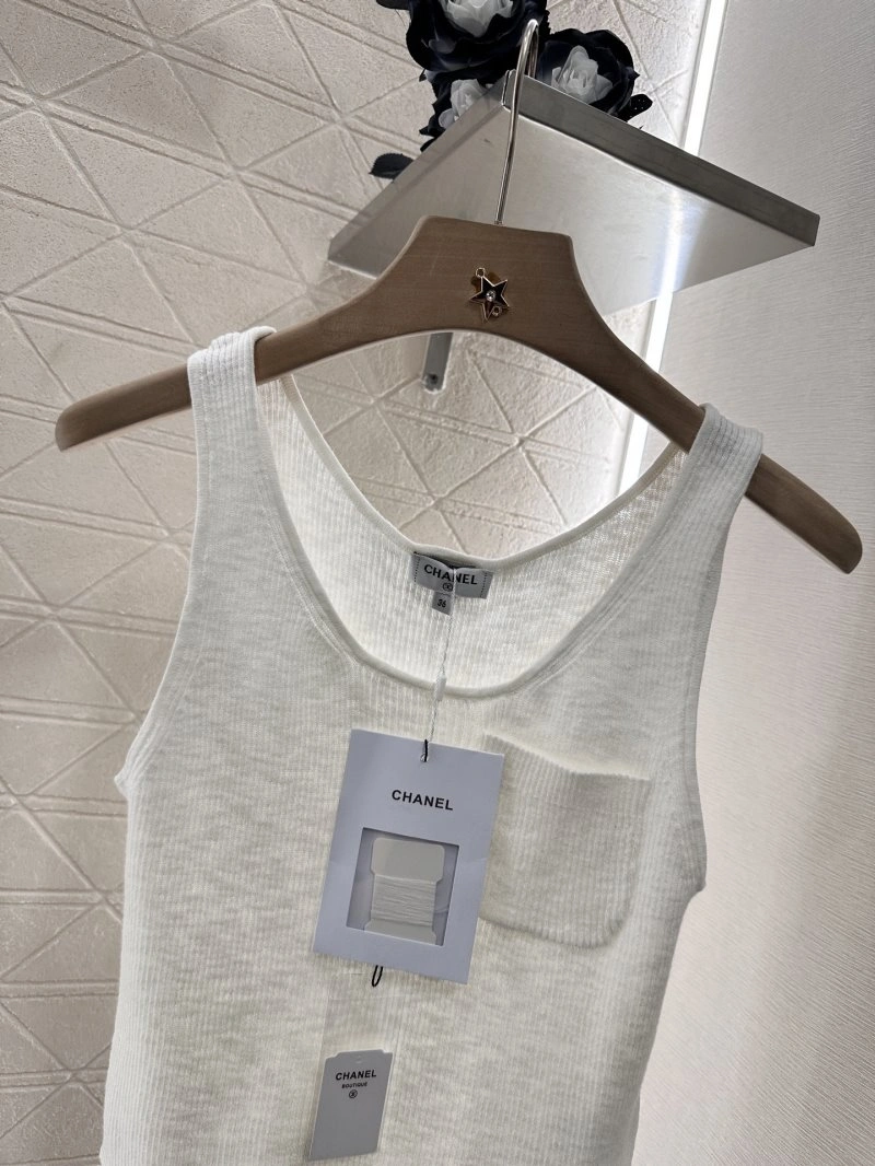 Top match Chanel Vest