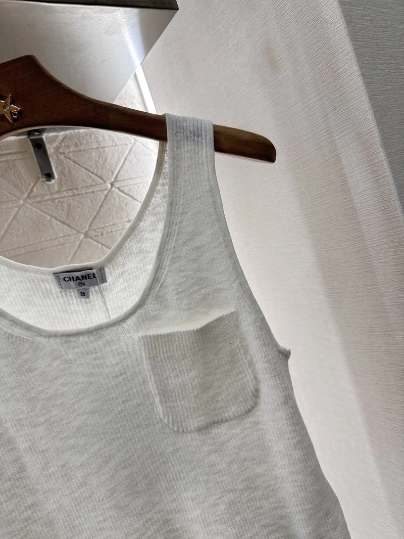Top match Chanel Vest