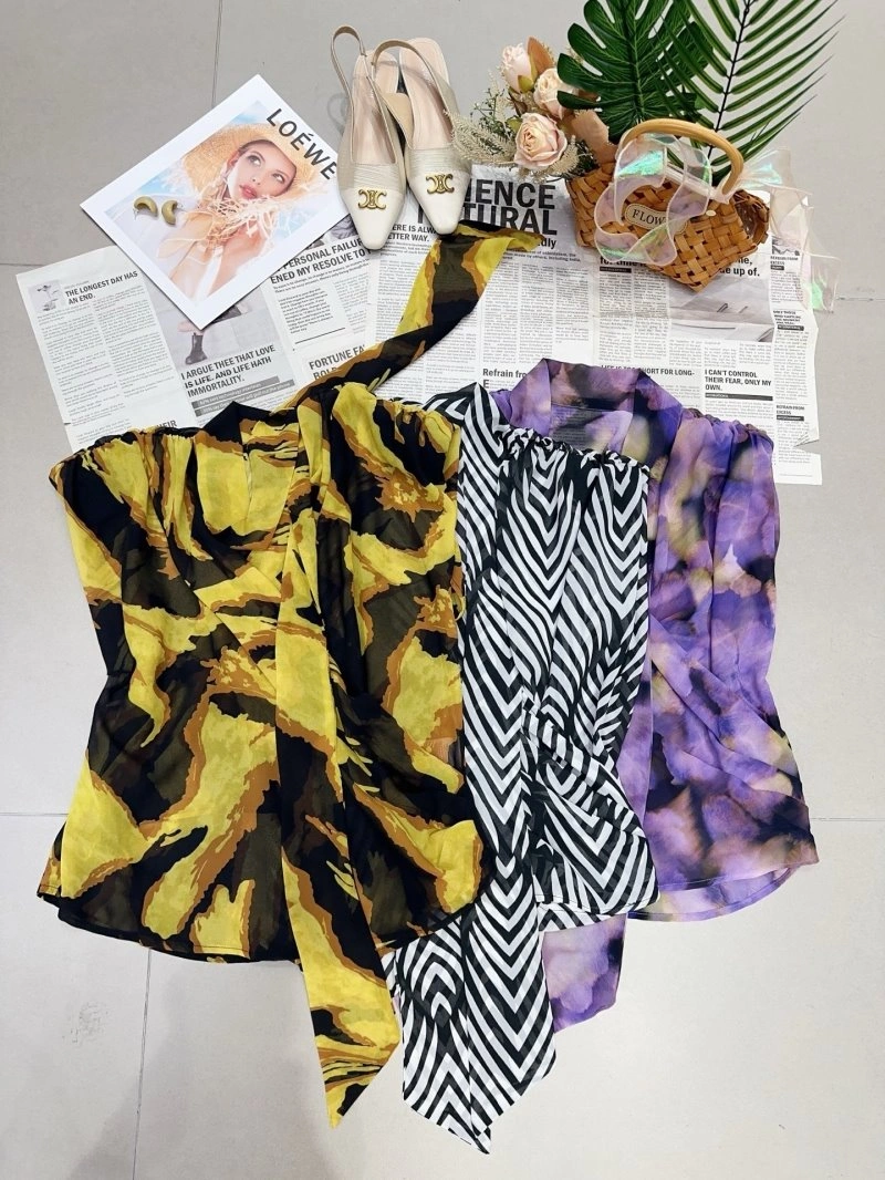 Low-cost Chanel Vest