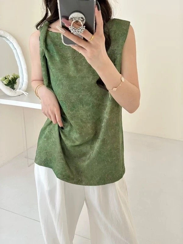 Inexpensive Chanel Vest