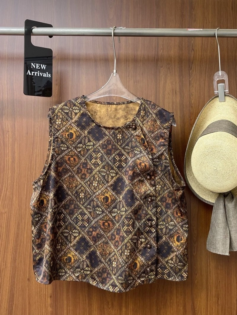 Cut-rate Chanel Vest