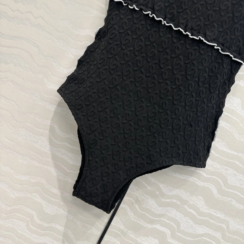 Top match Chanel Vest