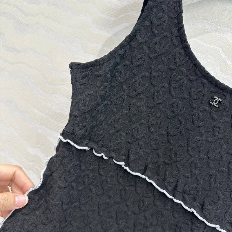 Top match Chanel Vest