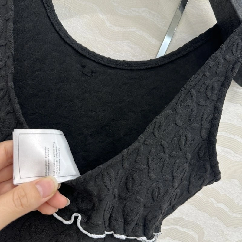 Top match Chanel Vest