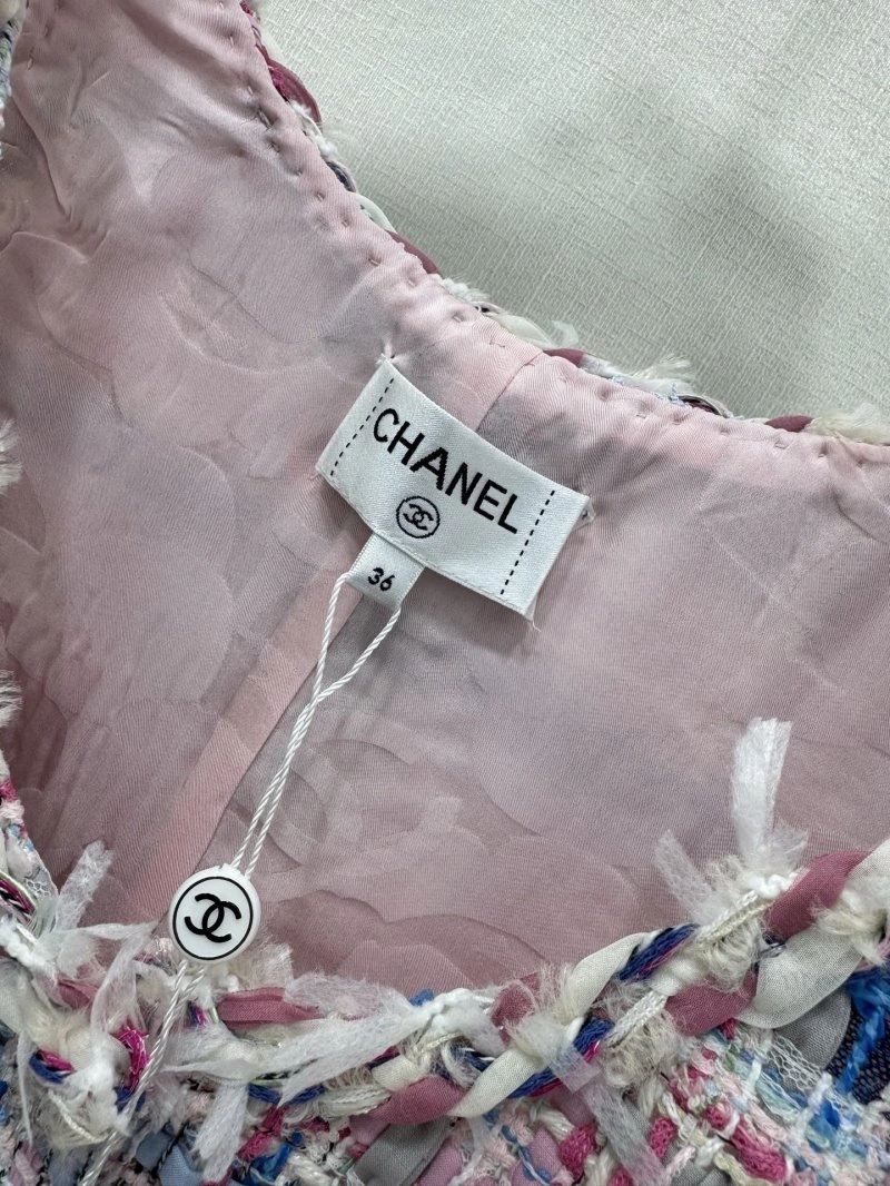 Low-cost Chanel Vest