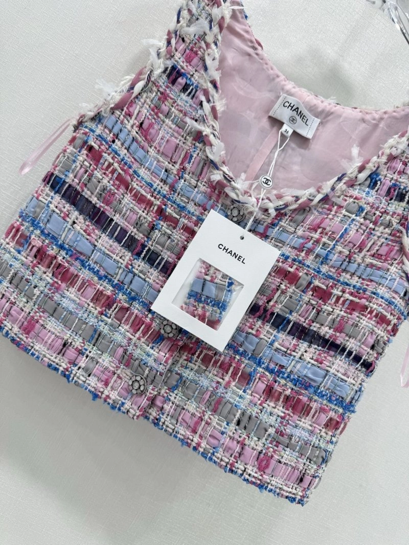 Low-cost Chanel Vest