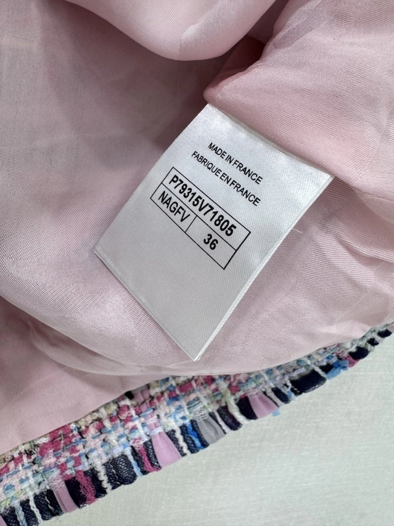 Low-cost Chanel Vest