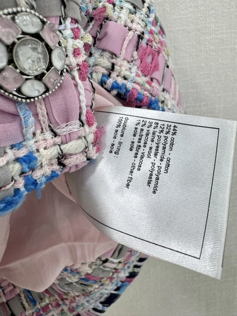 Low-cost Chanel Vest