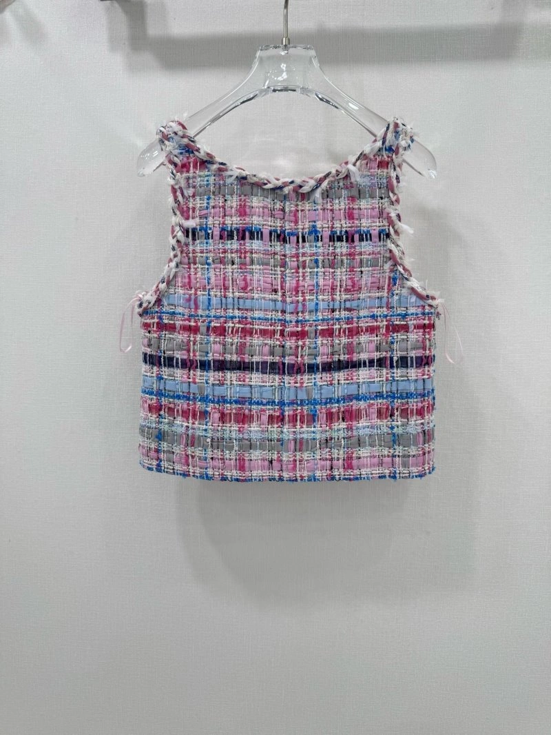 Low-cost Chanel Vest