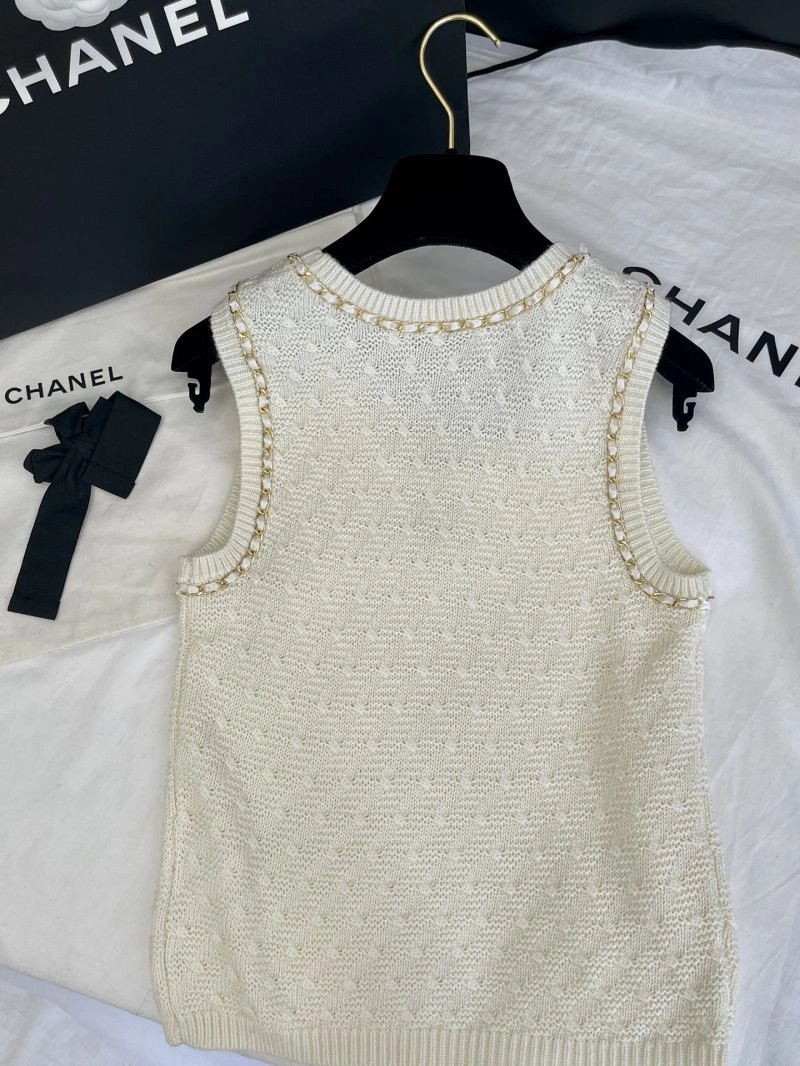 Low-cost Chanel Vest