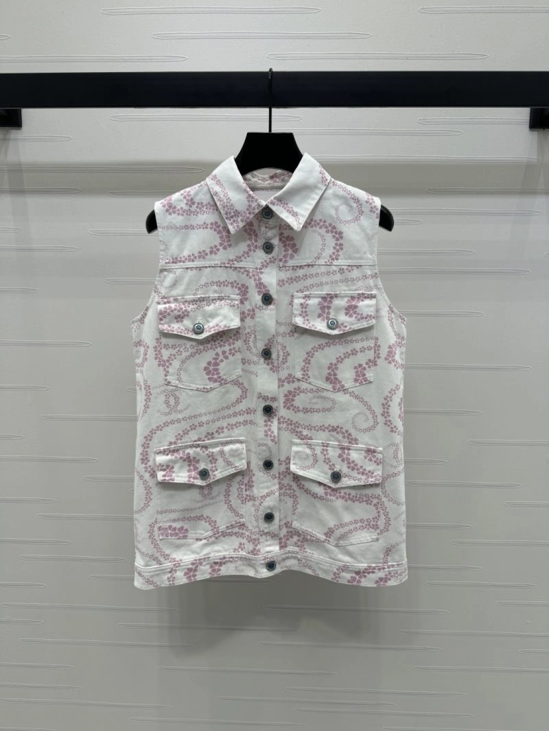 Accurate model Chanel Vest