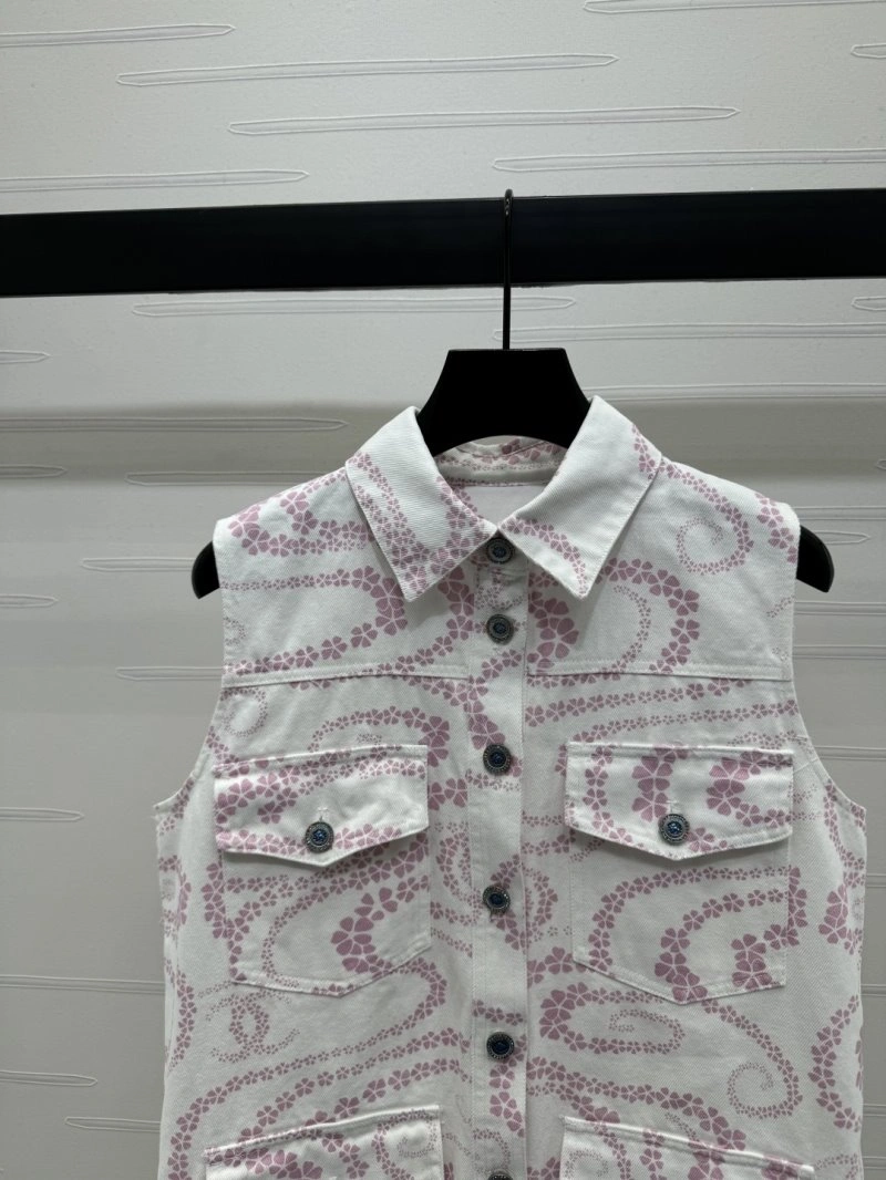 Accurate model Chanel Vest