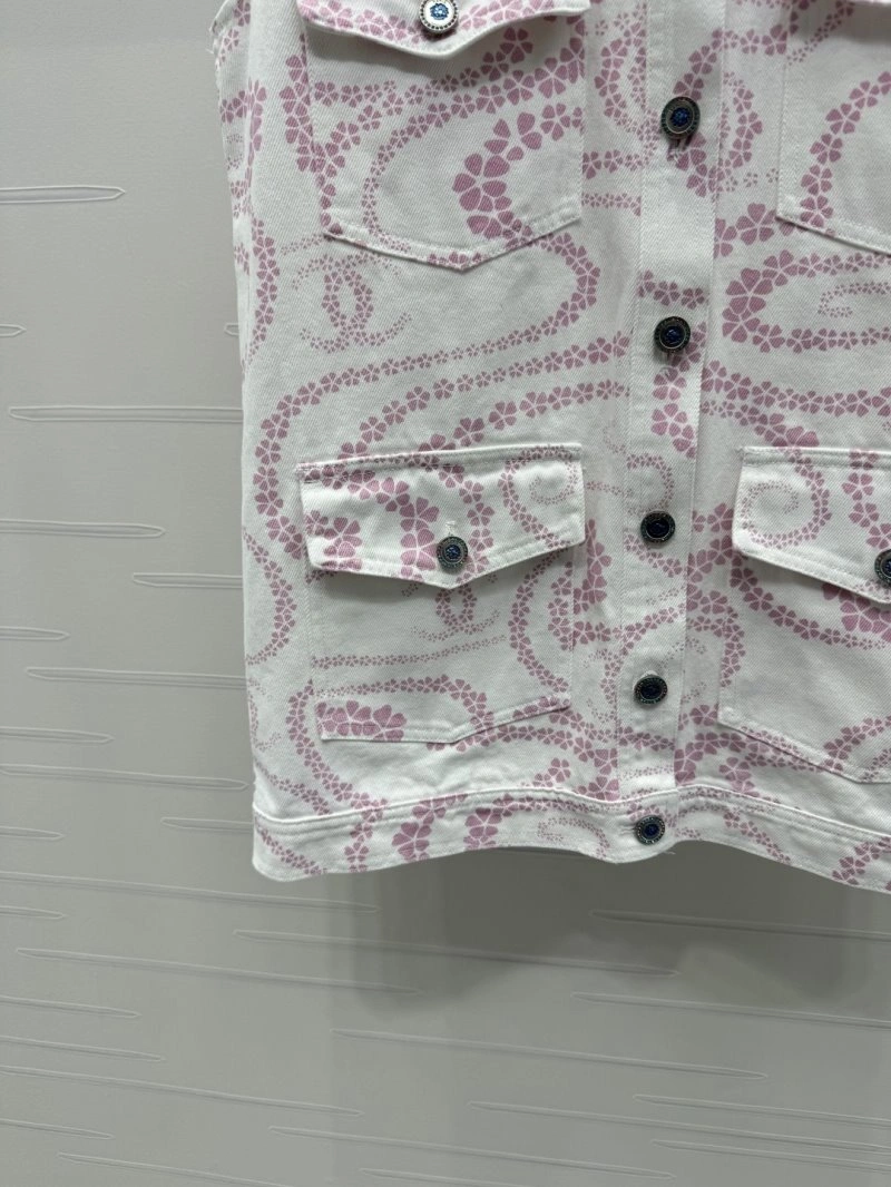 Accurate model Chanel Vest