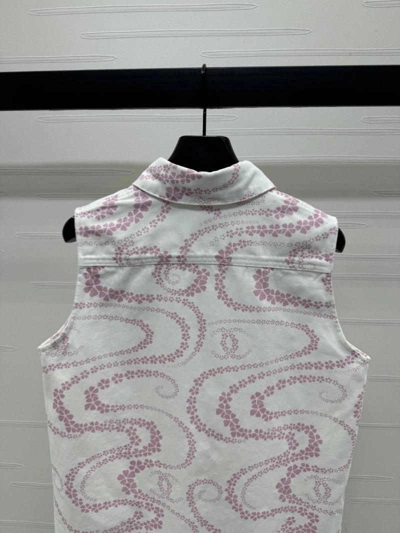 Accurate model Chanel Vest