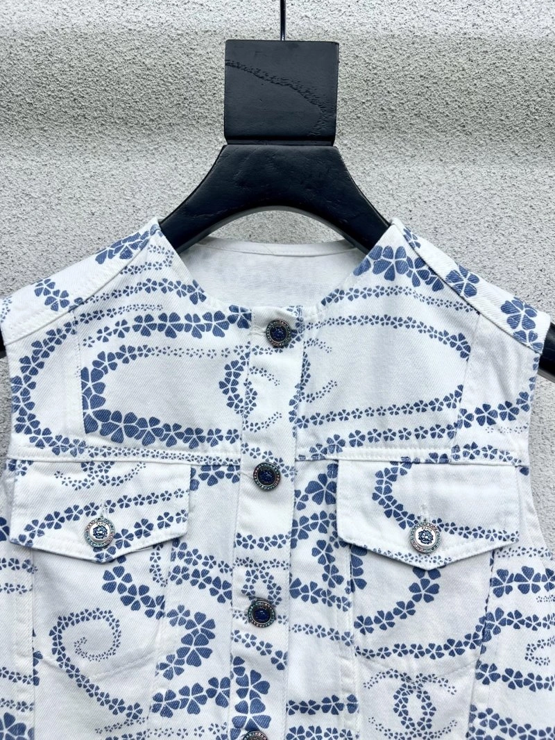 Top match Chanel Vest