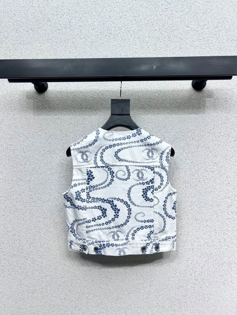 Top match Chanel Vest