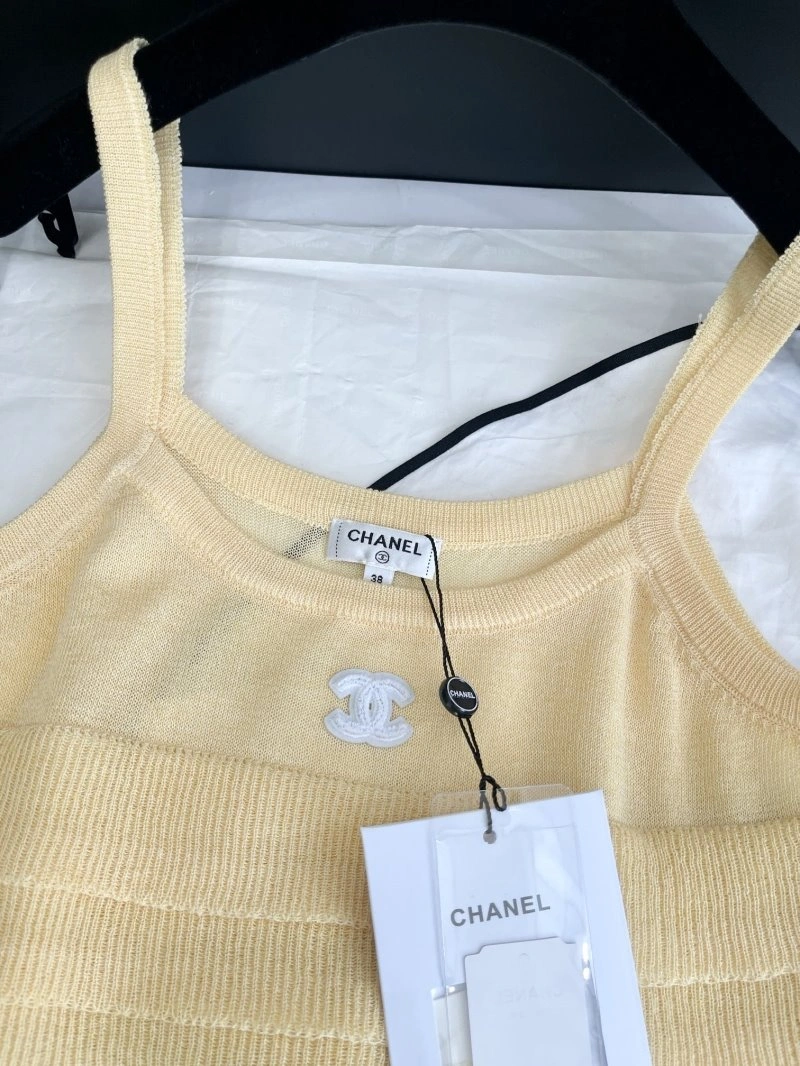 Top match Chanel Vest