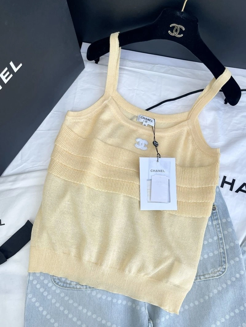 Top match Chanel Vest