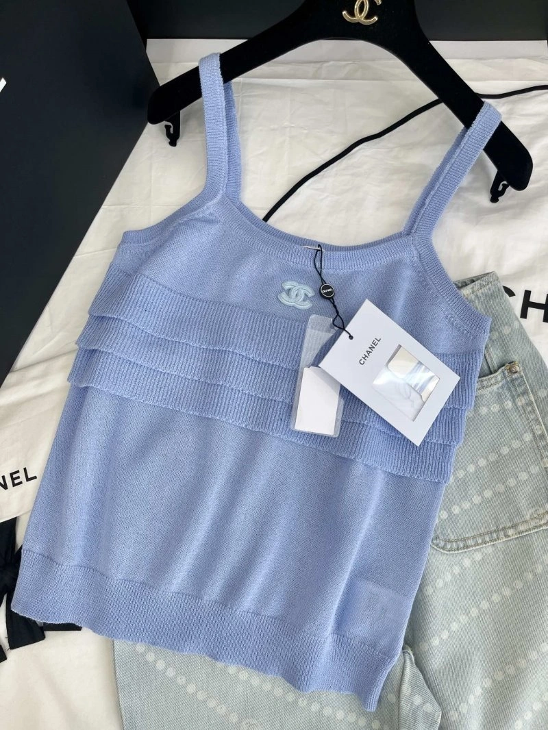 Low-cost Chanel Vest