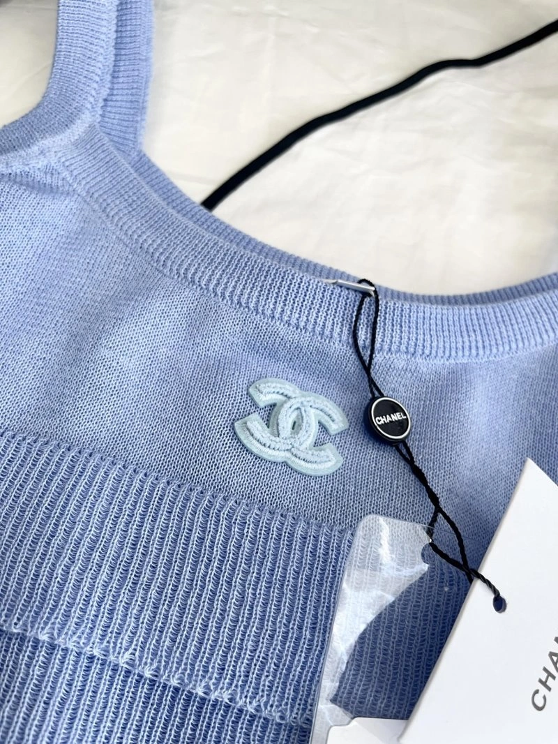 Low-cost Chanel Vest